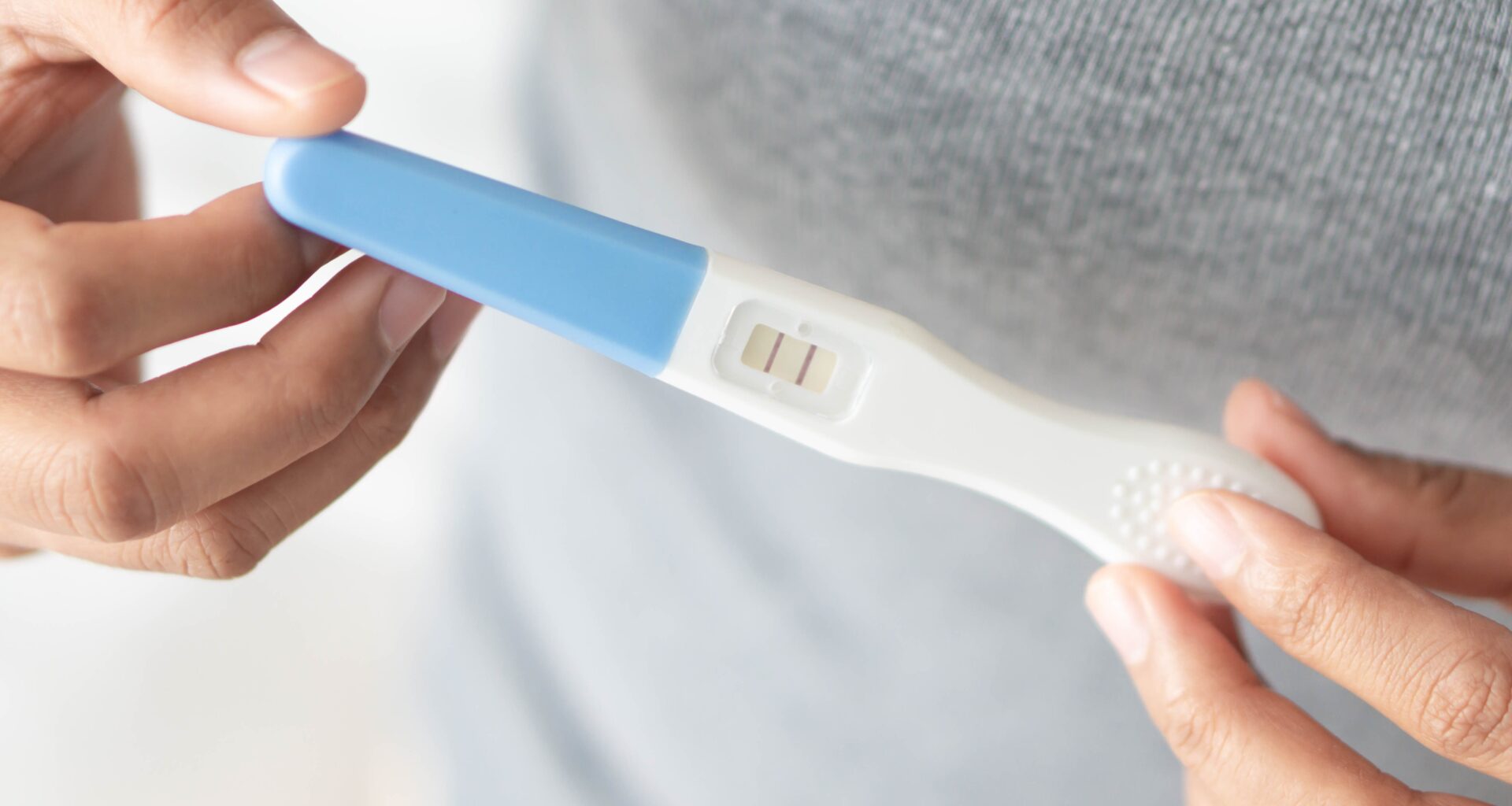 7 Early Signs Of Pregnancy (Before A Missed Period) - MOMtivational