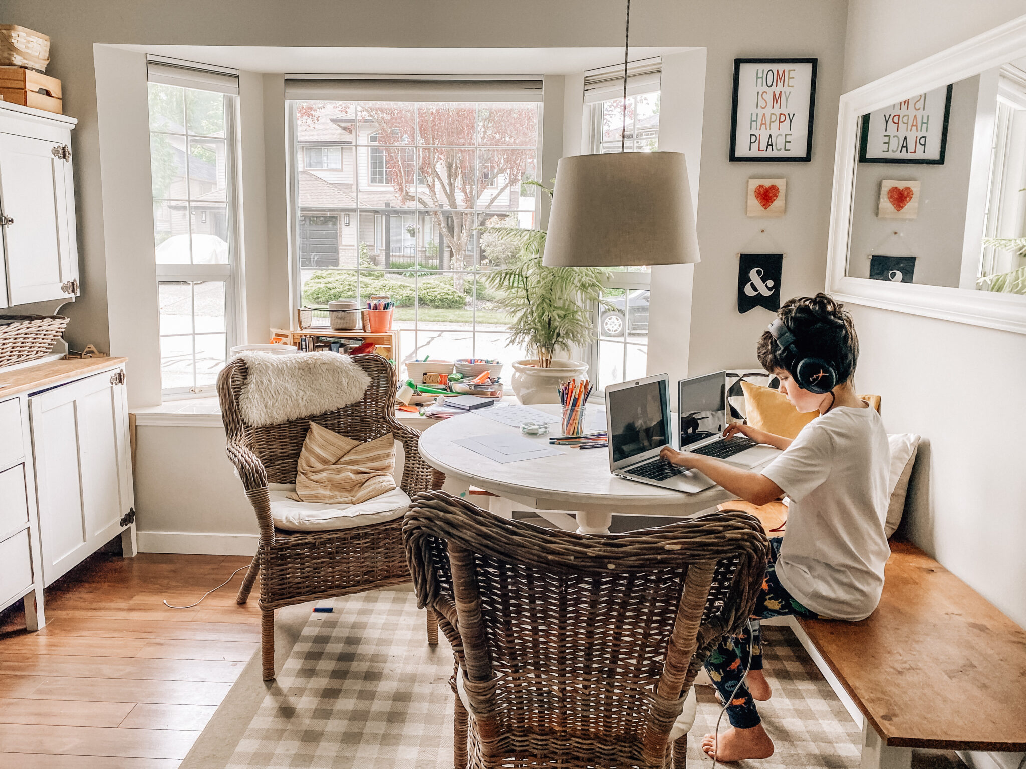 How To Create A Homeschool Room In Your Home - MOMtivational