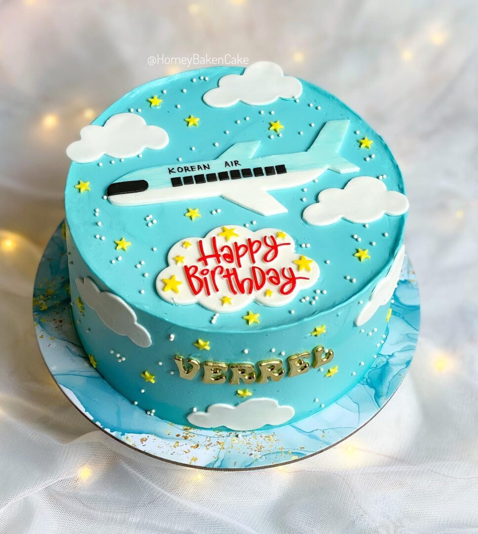 70+ Airplane Themed Birthday Party Ideas That Are TOO Good - MOMtivational