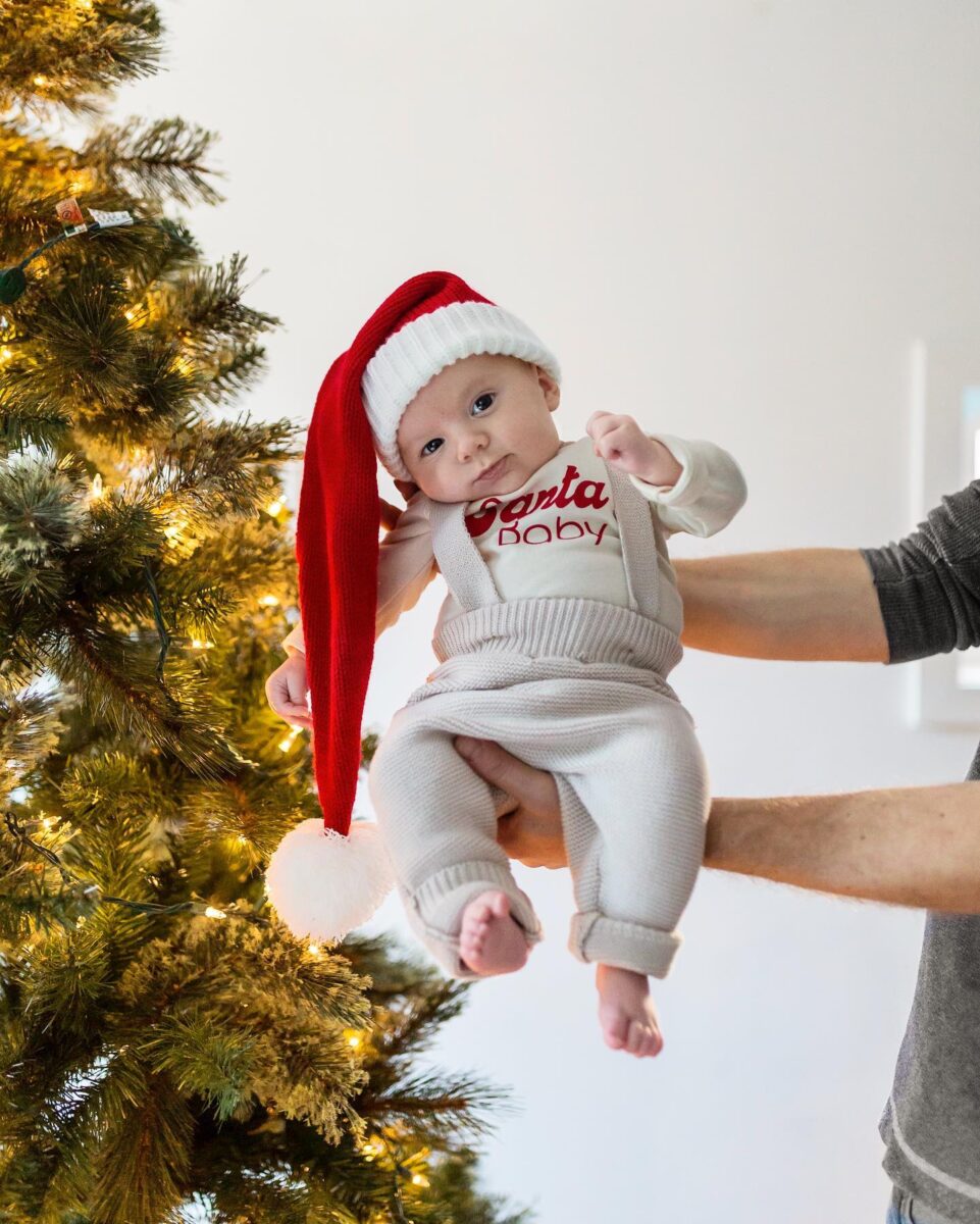 69+ Adorable Baby's First Christmas Photo Ideas to Cherish Forever ...