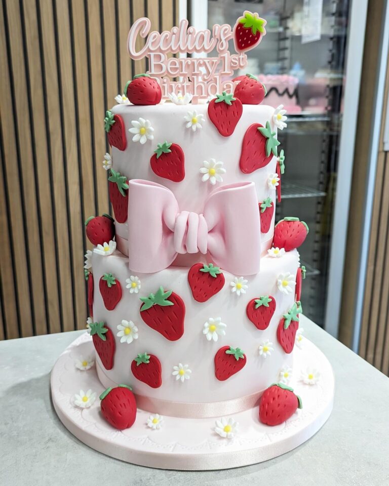 100+ Berry 1st Birthday Ideas: Balloons, Banners, and Berry Good Times ...