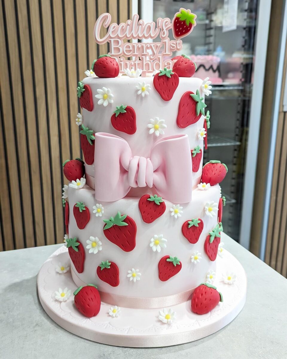 100+ Berry 1st Birthday Ideas: Balloons, Banners, and Berry Good Times ...