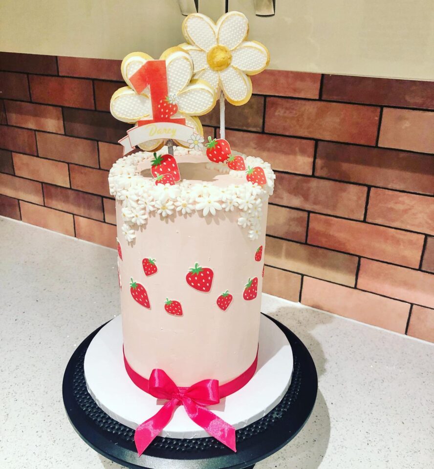 100+ Berry 1st Birthday Ideas: Balloons, Banners, and Berry Good Times ...