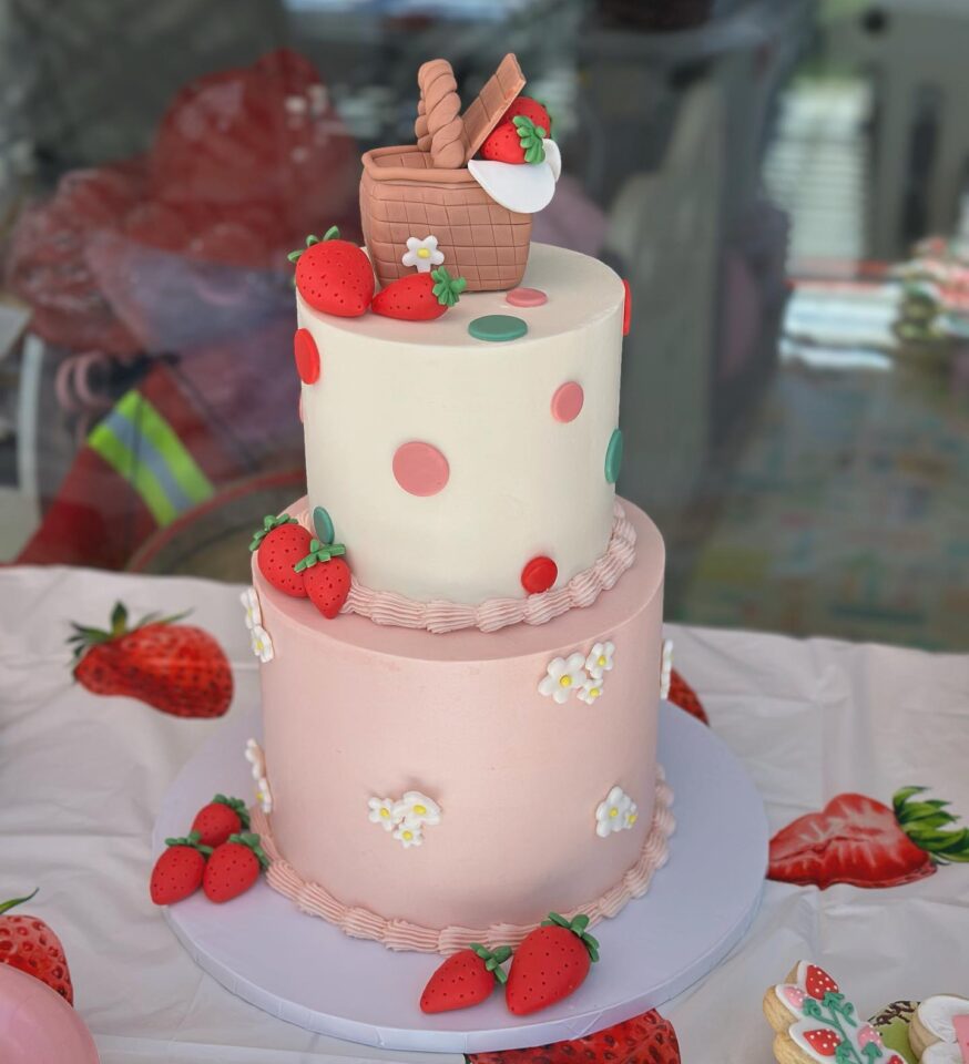 100+ Berry 1st Birthday Ideas: Balloons, Banners, and Berry Good Times ...