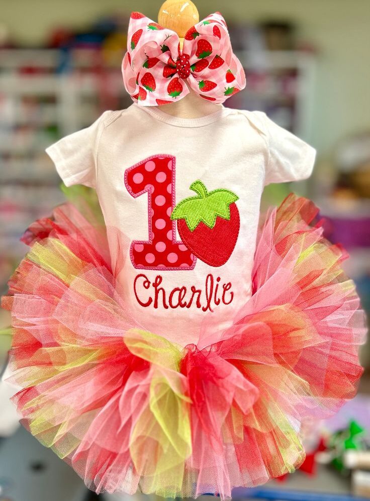 100+ Berry 1st Birthday Ideas: Balloons, Banners, and Berry Good Times ...